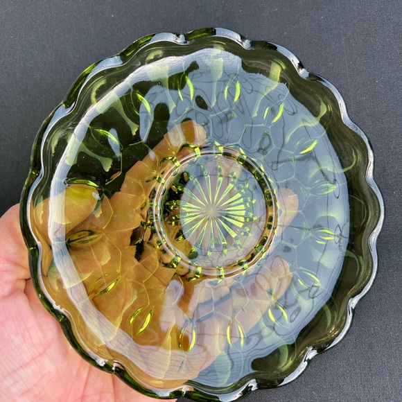 Art | Vintage Greenleaf Pattern Scalloped Edge Likely Indiana Glass Or ...